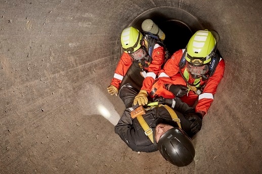Working in Confined Spaces – Casualty rescue – Barrow Training Partnership